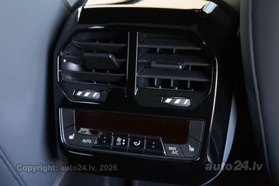 Balts BMW iX 2023 Tallina, ar dzinēja tilpumu 0.00 L un nobraukumu 25 tūkst. km par 66990 €, foto 24 vietnē AUTOMOTO.COM.LV