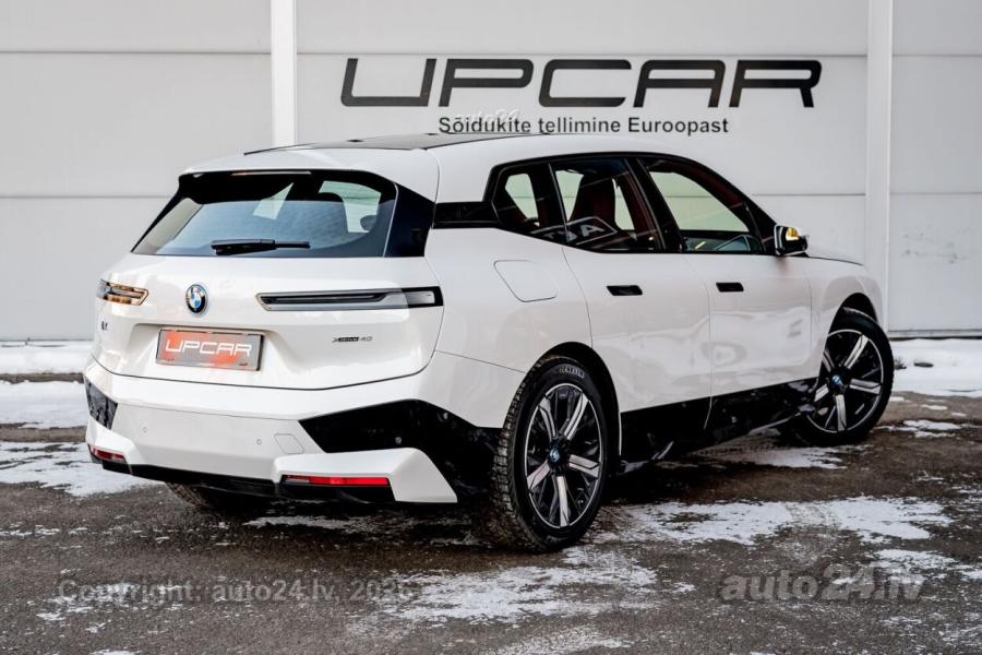 Balts BMW iX 2022 Pērnava, ar dzinēja tilpumu 0.00 L un nobraukumu 72 tūkst. km par 44900 €, foto 8 vietnē AUTOMOTO.COM.LV