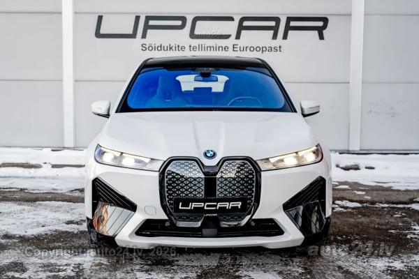 Balts BMW iX 2022 Pērnava, ar dzinēja tilpumu 0.00 L un nobraukumu 72 tūkst. km par 44900 €, foto 10 vietnē AUTOMOTO.COM.LV