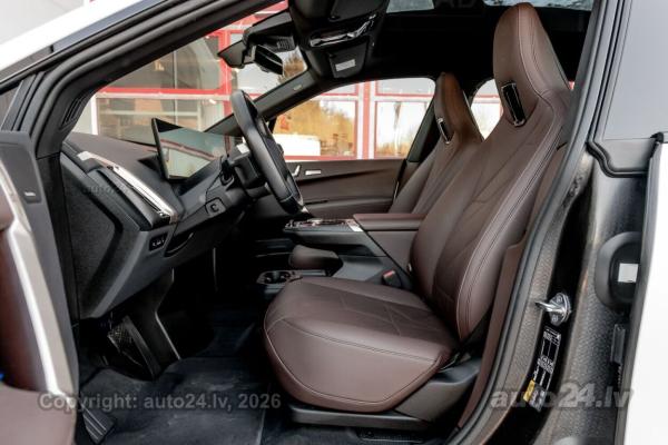White BMW iX 2022 in Parnu, with an engine capacity of 0.00 L and mileage of 72 thousand km for 44900 €, photo 11 on AUTOMOTO.COM.LV