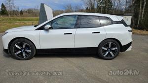 Balts BMW iX 2023 Tallina, ar dzinēja tilpumu 0.00 L un nobraukumu 40 tūkst. km par 49900 €, foto 3 vietnē AUTOMOTO.COM.LV
