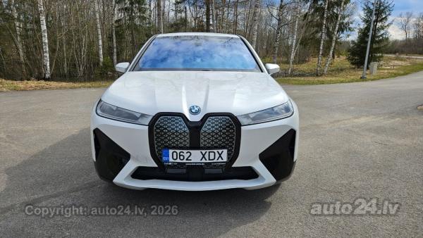 Balts BMW iX 2023 Tallina, ar dzinēja tilpumu 0.00 L un nobraukumu 40 tūkst. km par 49900 €, foto 6 vietnē AUTOMOTO.COM.LV