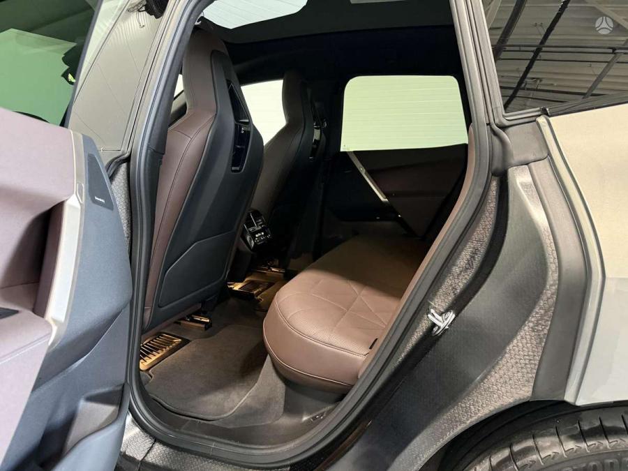 Yellow BMW iX 2023 in Vilnius, with an engine capacity of 0.00 L and mileage of 36 thousand km for 49950 €, photo 13 on AUTOMOTO.COM.LV