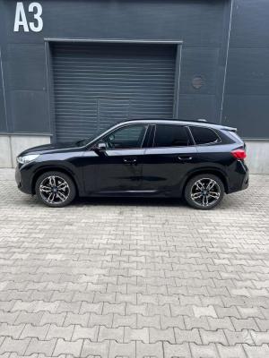 Melns BMW iX1 2023 Kauņa, ar dzinēja tilpumu 0.00 L un nobraukumu 32 tūkst. km par 45980 €, foto 3 vietnē AUTOMOTO.COM.LV