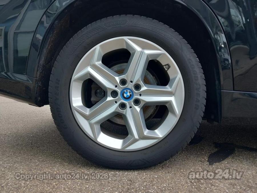 Melns BMW iX1 2023 Rīga, ar dzinēja tilpumu 0.00 L un nobraukumu 41 tūkst. km par 37580 €, foto 11 vietnē AUTOMOTO.COM.LV