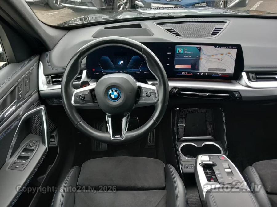 Melns BMW iX1 2023 Rīga, ar dzinēja tilpumu 0.00 L un nobraukumu 41 tūkst. km par 37580 €, foto 16 vietnē AUTOMOTO.COM.LV