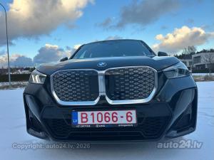 Melns BMW iX1 2023 Rīga, ar dzinēja tilpumu 0.00 L un nobraukumu 41 tūkst. km par 37580 €, foto 2 vietnē AUTOMOTO.COM.LV
