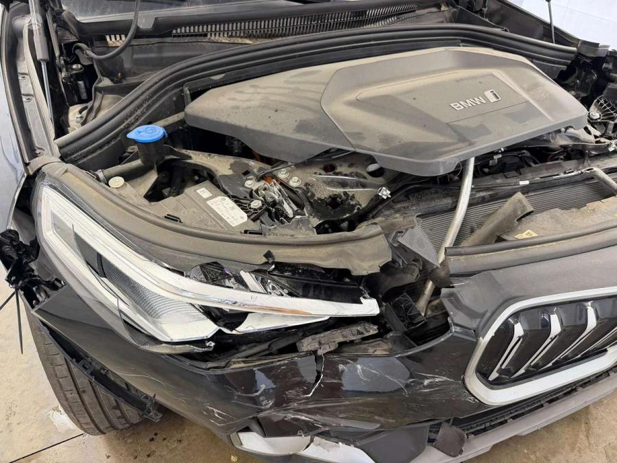 Melns BMW iX1 2023 Marijampole, ar dzinēja tilpumu 0.00 L un nobraukumu 86 tūkst. km par 18997 €, foto 12 vietnē AUTOMOTO.COM.LV