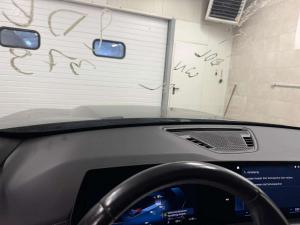 Melns BMW iX1 2023 Marijampole, ar dzinēja tilpumu 0.00 L un nobraukumu 86 tūkst. km par 18997 €, foto 36 vietnē AUTOMOTO.COM.LV