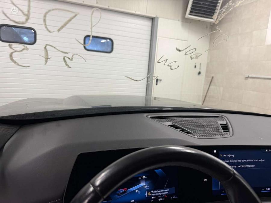 Melns BMW iX1 2023 Marijampole, ar dzinēja tilpumu 0.00 L un nobraukumu 86 tūkst. km par 18997 €, foto 36 vietnē AUTOMOTO.COM.LV