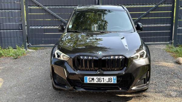 Melns BMW iX1 2023 Jonava, ar dzinēja tilpumu 0.00 L un nobraukumu 68 tūkst. km par 24950 €, foto 2 vietnē AUTOMOTO.COM.LV