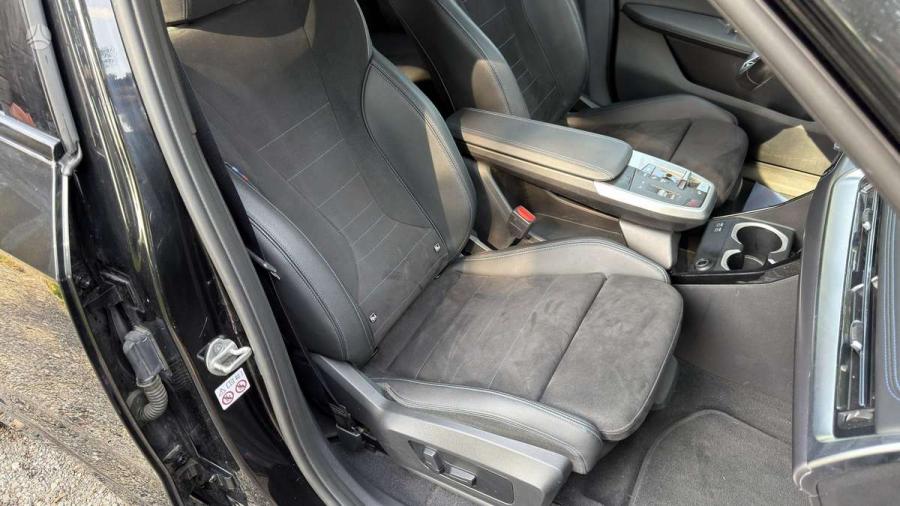 Melns BMW iX1 2023 Jonava, ar dzinēja tilpumu 0.00 L un nobraukumu 68 tūkst. km par 24950 €, foto 20 vietnē AUTOMOTO.COM.LV