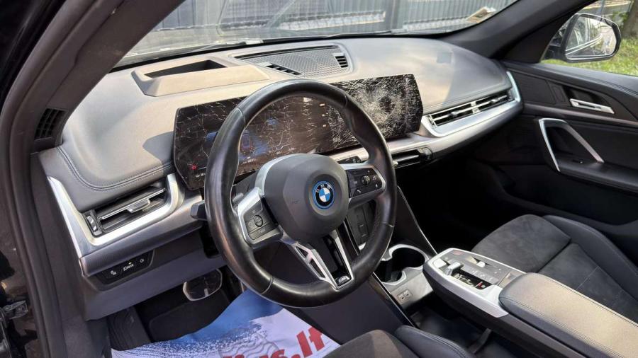 Melns BMW iX1 2023 Jonava, ar dzinēja tilpumu 0.00 L un nobraukumu 68 tūkst. km par 24950 €, foto 22 vietnē AUTOMOTO.COM.LV