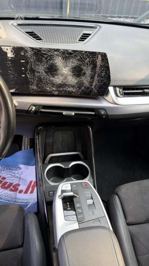 Melns BMW iX1 2023 Jonava, ar dzinēja tilpumu 0.00 L un nobraukumu 68 tūkst. km par 24950 €, foto 24 vietnē AUTOMOTO.COM.LV