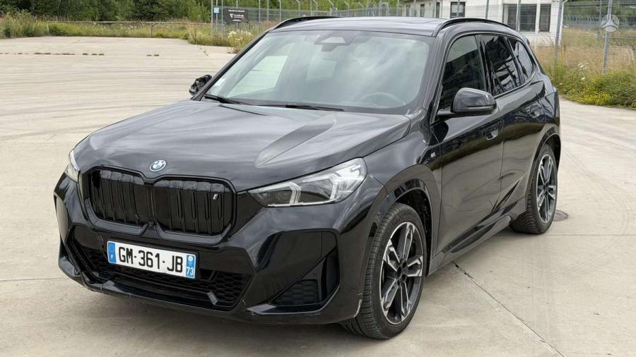 Melns BMW iX1 2023 Jonava, ar dzinēja tilpumu 0.00 L un nobraukumu 68 tūkst. km par 24300 €, foto 16 vietnē AUTOMOTO.COM.LV