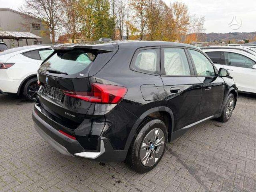 Melns BMW iX1 2024 Klaipėda, ar dzinēja tilpumu 0.00 L un nobraukumu 38 tūkst. km par 20800 €, foto 4 vietnē AUTOMOTO.COM.LV