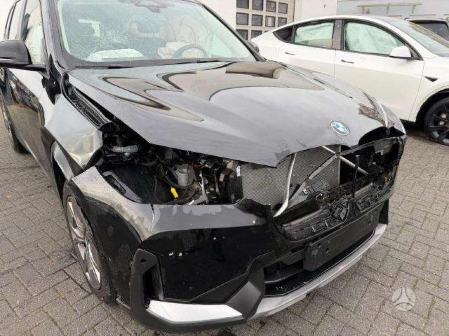 Melns BMW iX1 2024 Klaipėda, ar dzinēja tilpumu 0.00 L un nobraukumu 38 tūkst. km par 20800 €, foto 7 vietnē AUTOMOTO.COM.LV