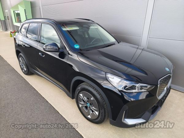 Black BMW iX1 2025 in Tallinn, with an engine capacity of 0.00 L and mileage of 7 thousand km for 39900 €, photo 7 on AUTOMOTO.COM.LV