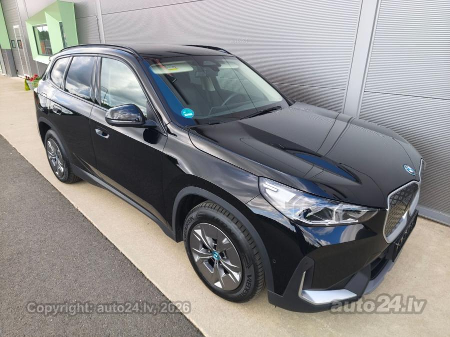 Melns BMW iX1 2025 Tallina, ar dzinēja tilpumu 0.00 L un nobraukumu 7 tūkst. km par 39900 €, foto 8 vietnē AUTOMOTO.COM.LV