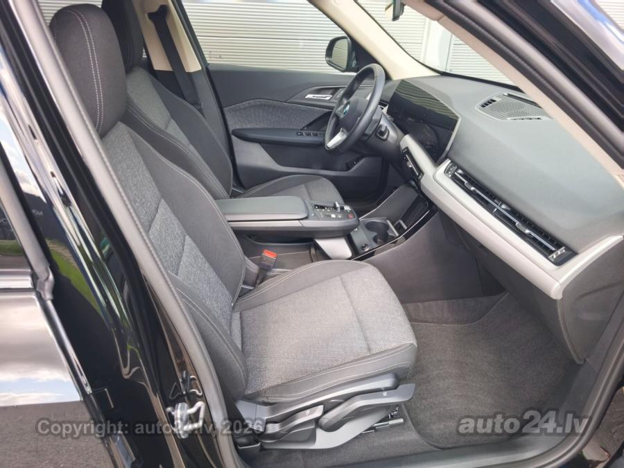 Melns BMW iX1 2025 Tallina, ar dzinēja tilpumu 0.00 L un nobraukumu 7 tūkst. km par 39900 €, foto 10 vietnē AUTOMOTO.COM.LV