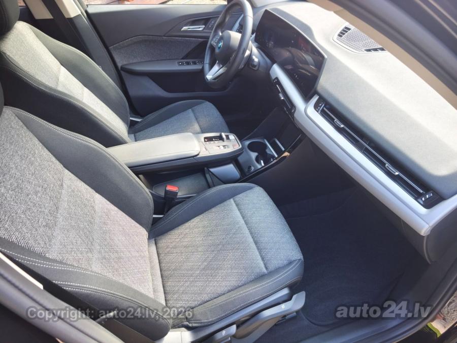Melns BMW iX1 2025 Tallina, ar dzinēja tilpumu 0.00 L un nobraukumu 7 tūkst. km par 39900 €, foto 12 vietnē AUTOMOTO.COM.LV