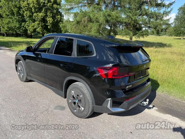 Melns BMW iX1 2024 Tartu, ar dzinēja tilpumu 0.00 L un nobraukumu 39 tūkst. km par 35000 €, foto 3 vietnē AUTOMOTO.COM.LV