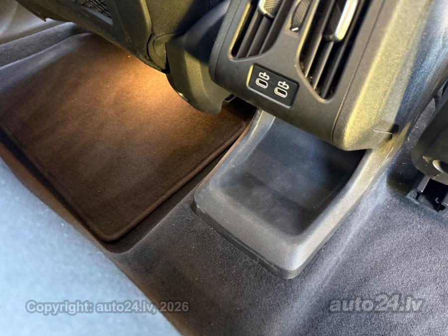 Melns BMW iX1 2024 Tartu, ar dzinēja tilpumu 0.00 L un nobraukumu 39 tūkst. km par 35000 €, foto 9 vietnē AUTOMOTO.COM.LV