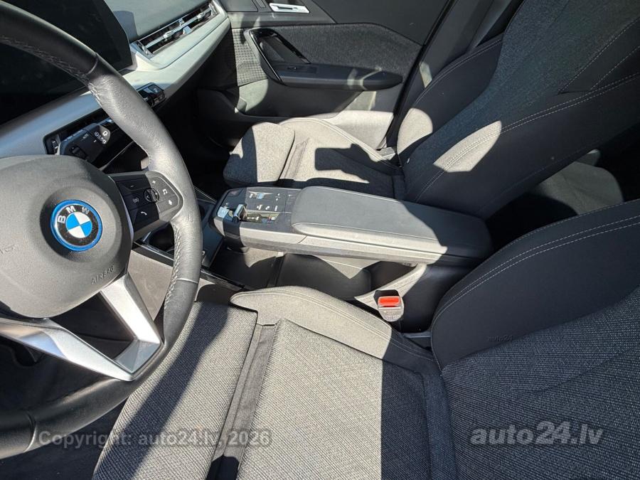 Melns BMW iX1 2024 Tartu, ar dzinēja tilpumu 0.00 L un nobraukumu 39 tūkst. km par 35000 €, foto 14 vietnē AUTOMOTO.COM.LV
