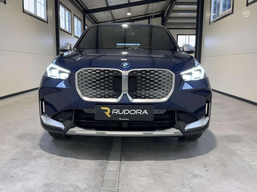 Zils BMW iX1 2024 Šauļi, ar dzinēja tilpumu 0.00 L un nobraukumu 56 tūkst. km par 32800 €, foto 3 vietnē AUTOMOTO.COM.LV