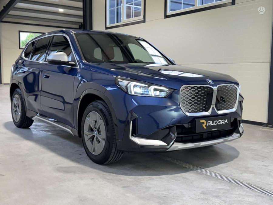 Zils BMW iX1 2024 Šauļi, ar dzinēja tilpumu 0.00 L un nobraukumu 56 tūkst. km par 32800 €, foto 4 vietnē AUTOMOTO.COM.LV