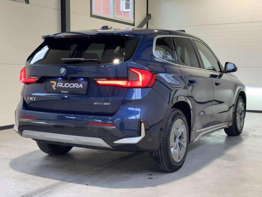 Zils BMW iX1 2024 Šauļi, ar dzinēja tilpumu 0.00 L un nobraukumu 56 tūkst. km par 32800 €, foto 5 vietnē AUTOMOTO.COM.LV