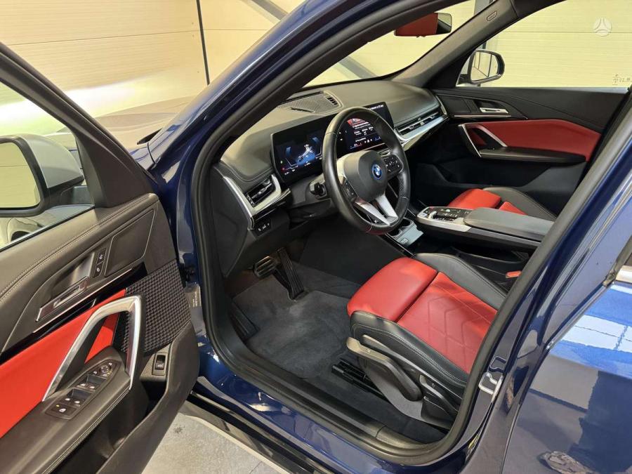 Zils BMW iX1 2024 Šauļi, ar dzinēja tilpumu 0.00 L un nobraukumu 56 tūkst. km par 32800 €, foto 8 vietnē AUTOMOTO.COM.LV