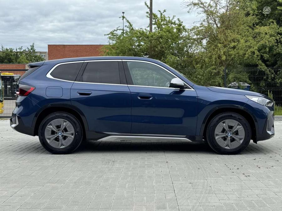 Zils BMW iX1 2024 Šauļi, ar dzinēja tilpumu 0.00 L un nobraukumu 56 tūkst. km par 32800 €, foto 32 vietnē AUTOMOTO.COM.LV