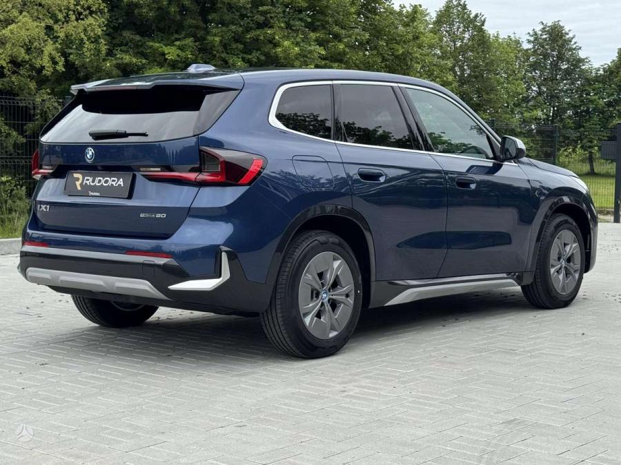 Zils BMW iX1 2024 Šauļi, ar dzinēja tilpumu 0.00 L un nobraukumu 56 tūkst. km par 32800 €, foto 33 vietnē AUTOMOTO.COM.LV