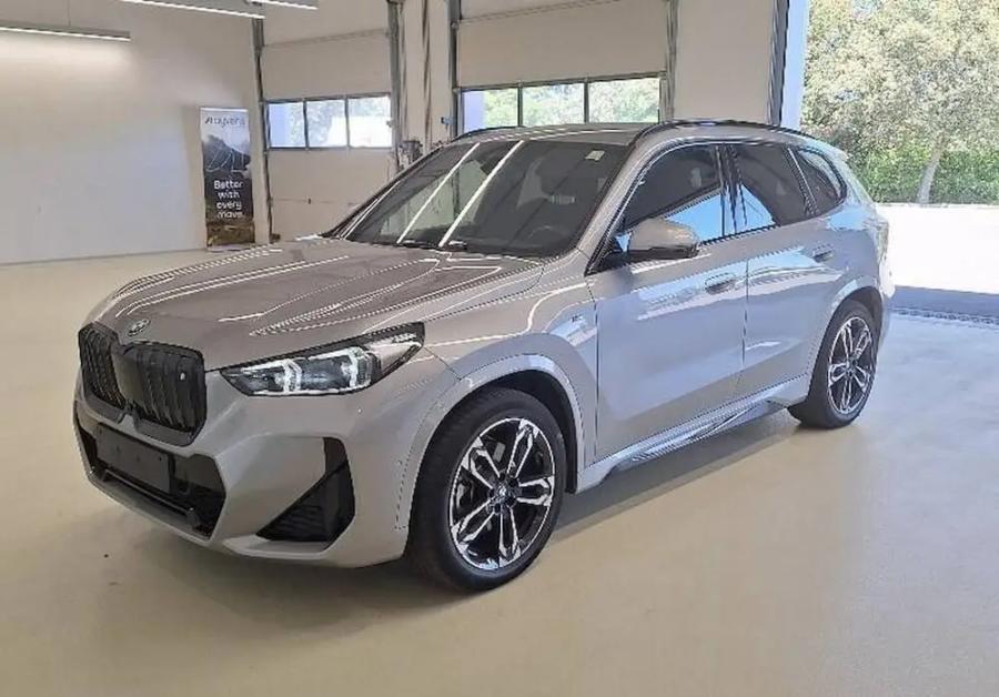 Pelēks BMW iX1 2023 Jelgava, ar dzinēja tilpumu 0.00 L un nobraukumu 50 tūkst. km par 39000 €, foto 3 vietnē AUTOMOTO.COM.LV