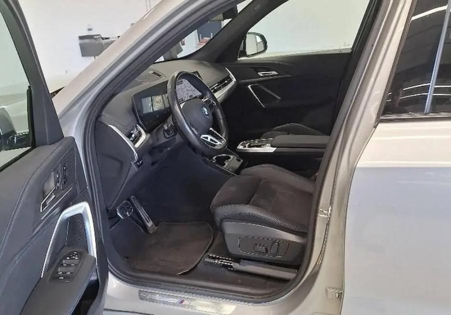 Pelēks BMW iX1 2023 Jelgava, ar dzinēja tilpumu 0.00 L un nobraukumu 50 tūkst. km par 39000 €, foto 8 vietnē AUTOMOTO.COM.LV