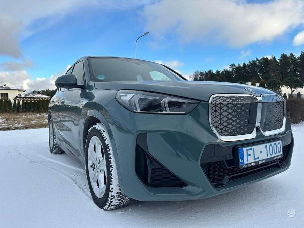 Pelēks BMW iX1 2024 Rīga, ar dzinēja tilpumu 0.00 L un nobraukumu 23 tūkst. km par 40500 €, foto 1 vietnē AUTOMOTO.COM.LV