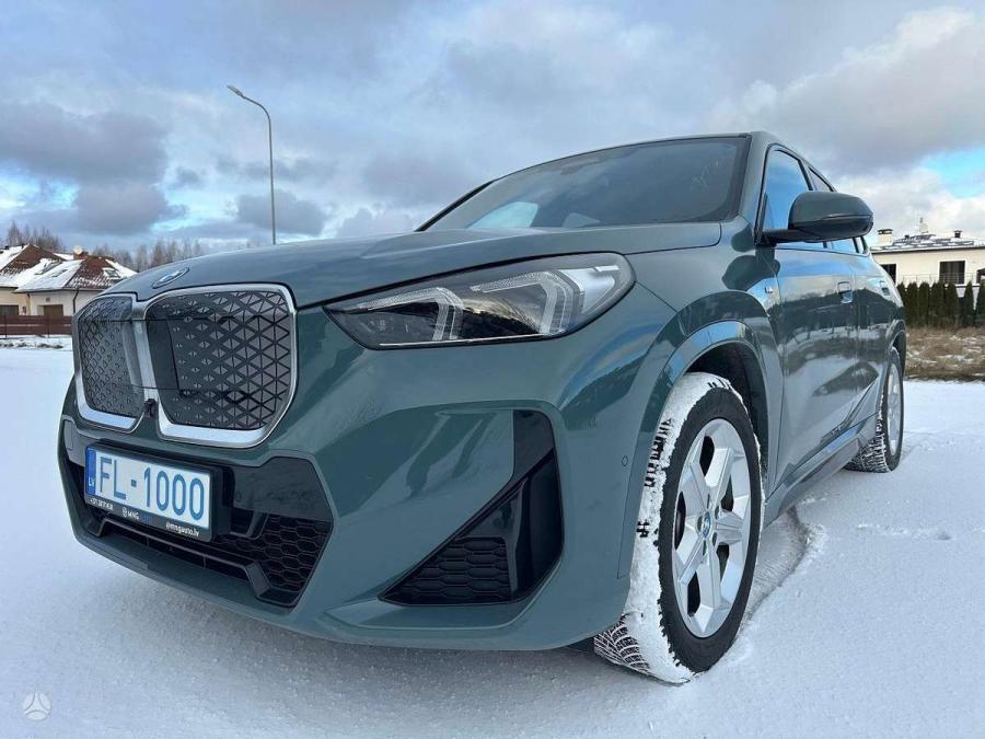 Pelēks BMW iX1 2024 Rīga, ar dzinēja tilpumu 0.00 L un nobraukumu 23 tūkst. km par 40500 €, foto 3 vietnē AUTOMOTO.COM.LV