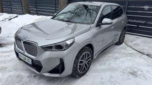 Pelēks BMW iX1 2024 Jonava, ar dzinēja tilpumu 0.00 L un nobraukumu 11 tūkst. km par 25800 €, foto 3 vietnē AUTOMOTO.COM.LV