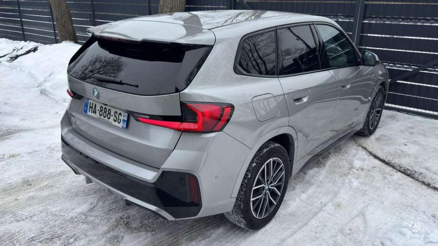 Pelēks BMW iX1 2024 Jonava, ar dzinēja tilpumu 0.00 L un nobraukumu 11 tūkst. km par 25800 €, foto 7 vietnē AUTOMOTO.COM.LV