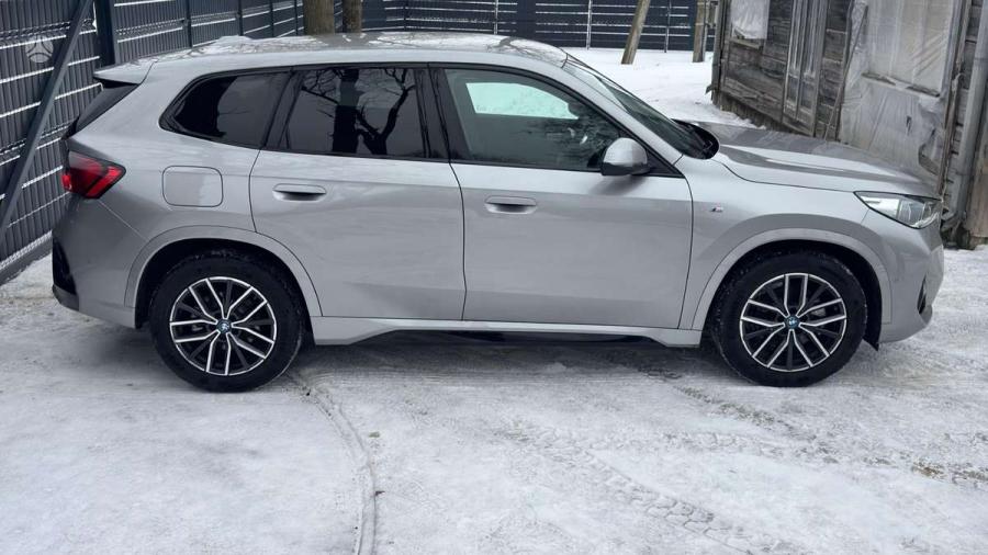 Pelēks BMW iX1 2024 Jonava, ar dzinēja tilpumu 0.00 L un nobraukumu 11 tūkst. km par 25800 €, foto 8 vietnē AUTOMOTO.COM.LV