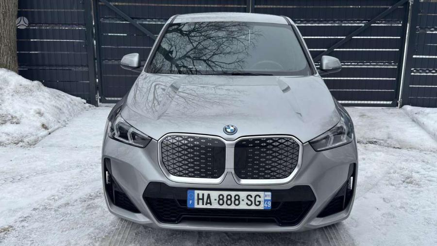 Pelēks BMW iX1 2024 Jonava, ar dzinēja tilpumu 0.00 L un nobraukumu 11 tūkst. km par 25800 €, foto 10 vietnē AUTOMOTO.COM.LV
