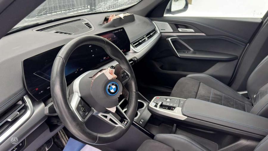 Pelēks BMW iX1 2024 Jonava, ar dzinēja tilpumu 0.00 L un nobraukumu 11 tūkst. km par 25800 €, foto 21 vietnē AUTOMOTO.COM.LV