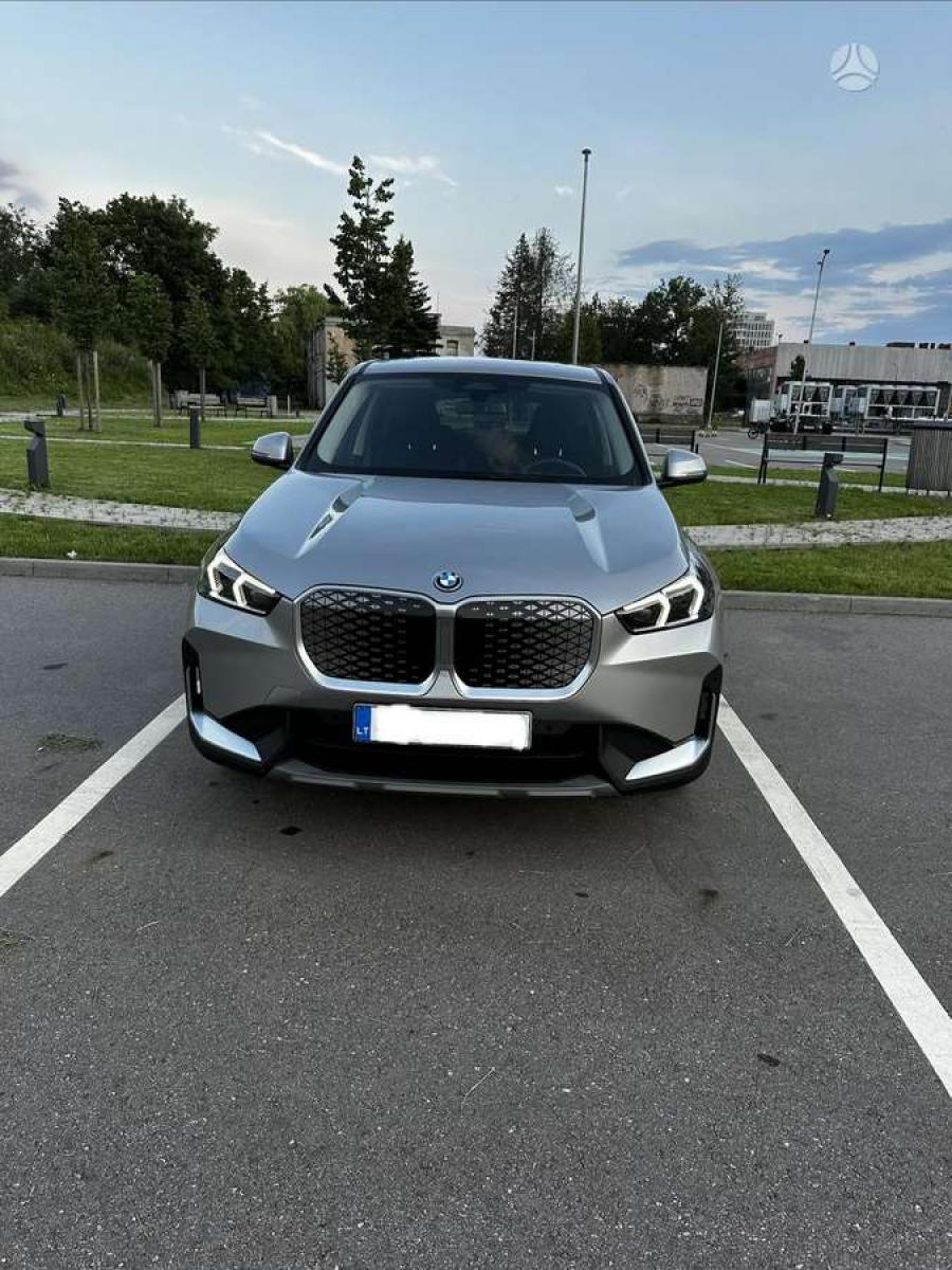 Pelēks BMW iX1 2024 Kauņa, ar dzinēja tilpumu 0.00 L un nobraukumu 25 tūkst. km par 34990 €, foto 3 vietnē AUTOMOTO.COM.LV