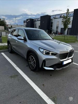 Pelēks BMW iX1 2024 Kauņa, ar dzinēja tilpumu 0.00 L un nobraukumu 25 tūkst. km par 34990 €, foto 4 vietnē AUTOMOTO.COM.LV