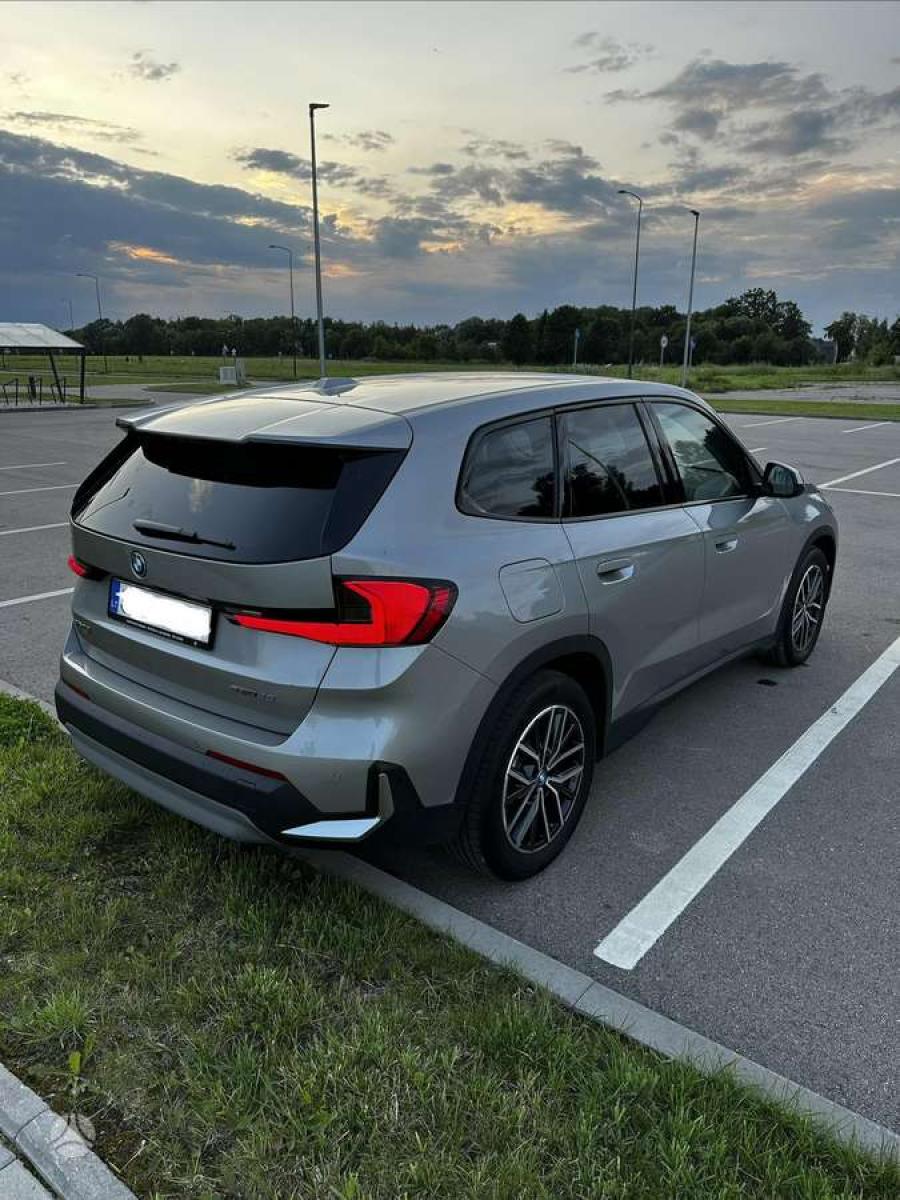 Pelēks BMW iX1 2024 Kauņa, ar dzinēja tilpumu 0.00 L un nobraukumu 25 tūkst. km par 34990 €, foto 6 vietnē AUTOMOTO.COM.LV