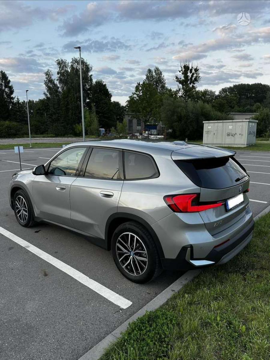 Pelēks BMW iX1 2024 Kauņa, ar dzinēja tilpumu 0.00 L un nobraukumu 25 tūkst. km par 34990 €, foto 7 vietnē AUTOMOTO.COM.LV