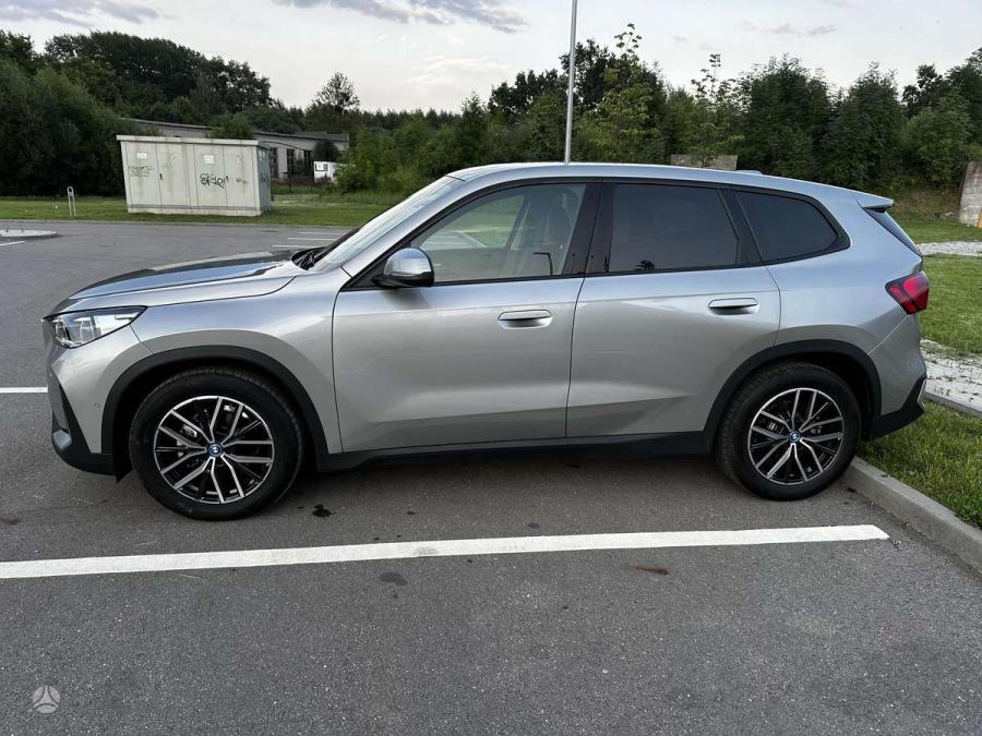 Pelēks BMW iX1 2024 Kauņa, ar dzinēja tilpumu 0.00 L un nobraukumu 25 tūkst. km par 34990 €, foto 8 vietnē AUTOMOTO.COM.LV