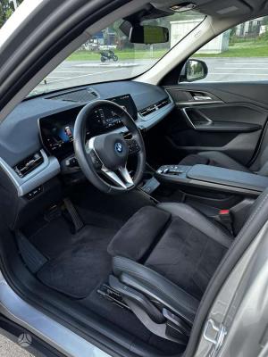 Pelēks BMW iX1 2024 Kauņa, ar dzinēja tilpumu 0.00 L un nobraukumu 25 tūkst. km par 34990 €, foto 11 vietnē AUTOMOTO.COM.LV