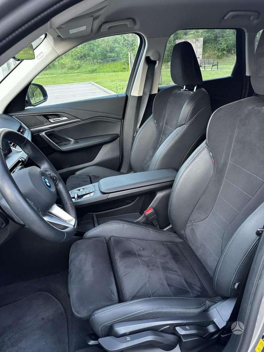 Pelēks BMW iX1 2024 Kauņa, ar dzinēja tilpumu 0.00 L un nobraukumu 25 tūkst. km par 34990 €, foto 12 vietnē AUTOMOTO.COM.LV